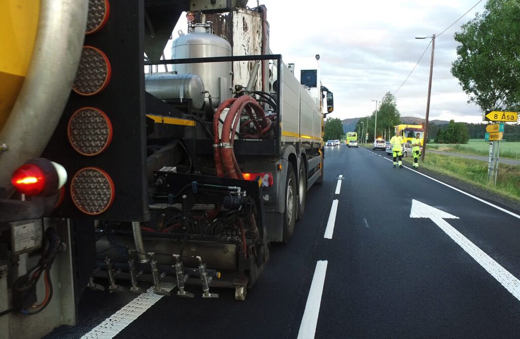 Trafficprinter - print any sign or symbol on the road - Trysil RMM